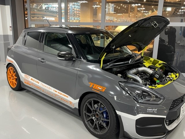 APIT東雲ZC33Sスイフトは只今APIT京都です。 | A PIT AUTOBACS